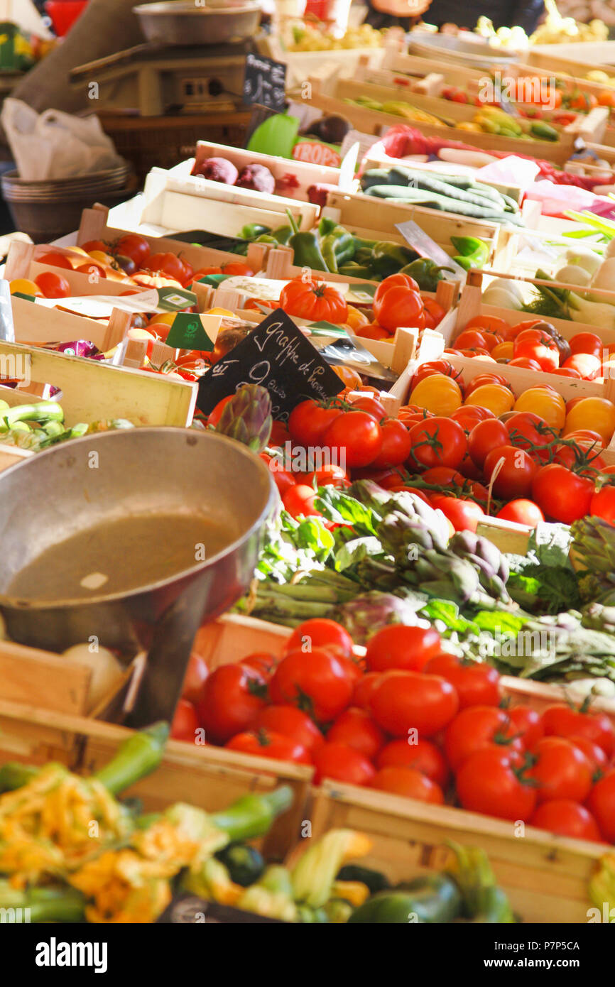french farmers market Stock Photo - Alamy