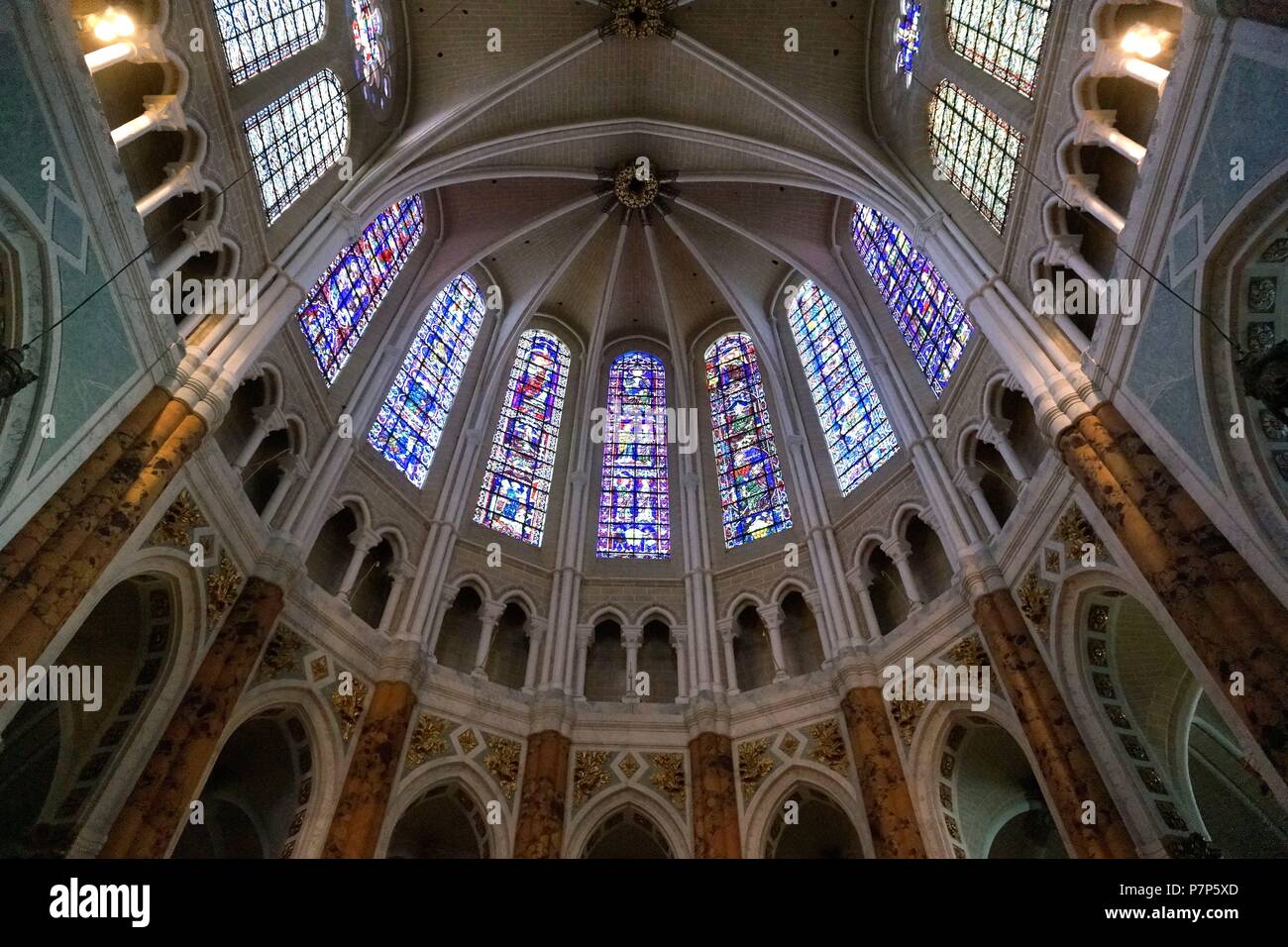 Catedral de chartres interior hi-res stock photography and images - Alamy