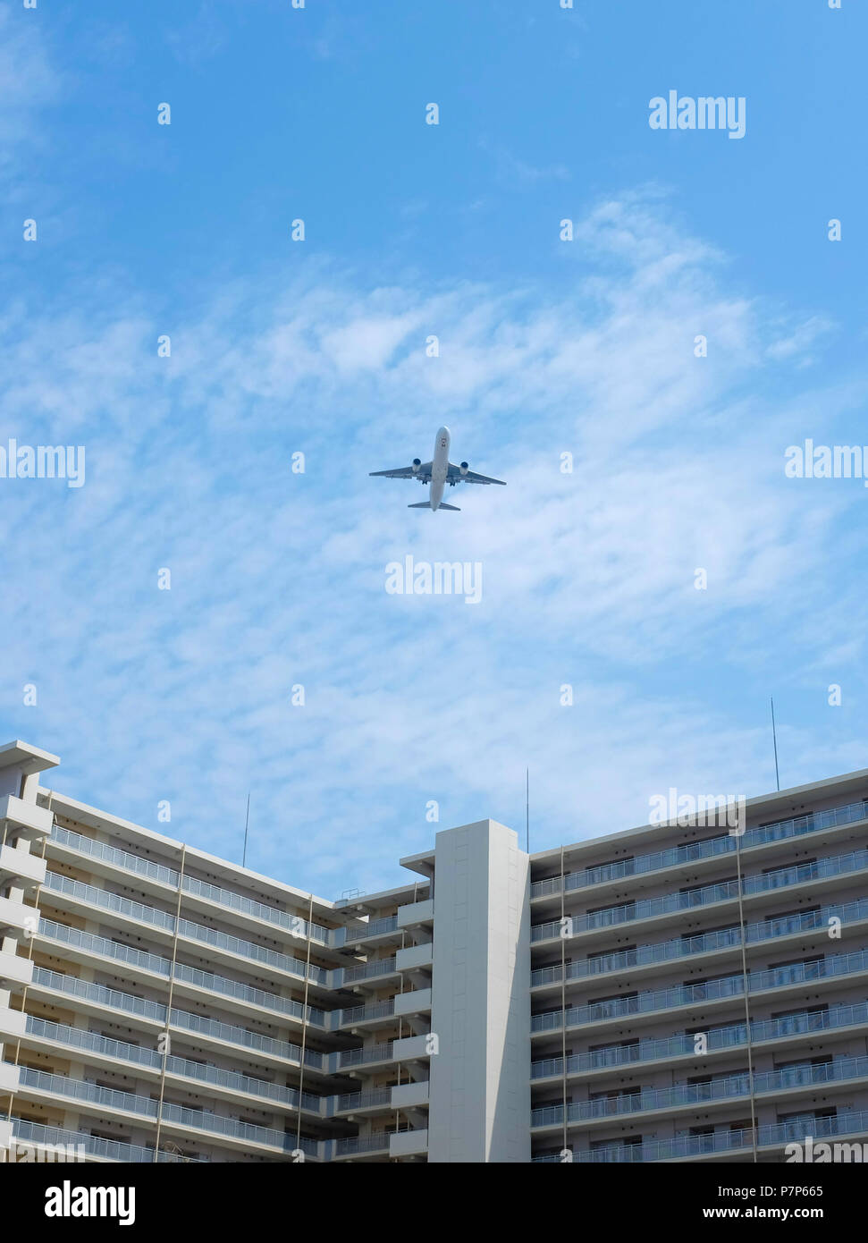 Noise pollution in cities hi-res stock photography and images - Alamy
