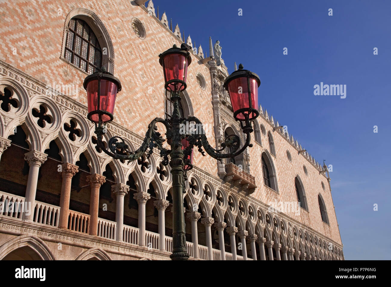Arched loggia hi-res stock photography and images - Alamy