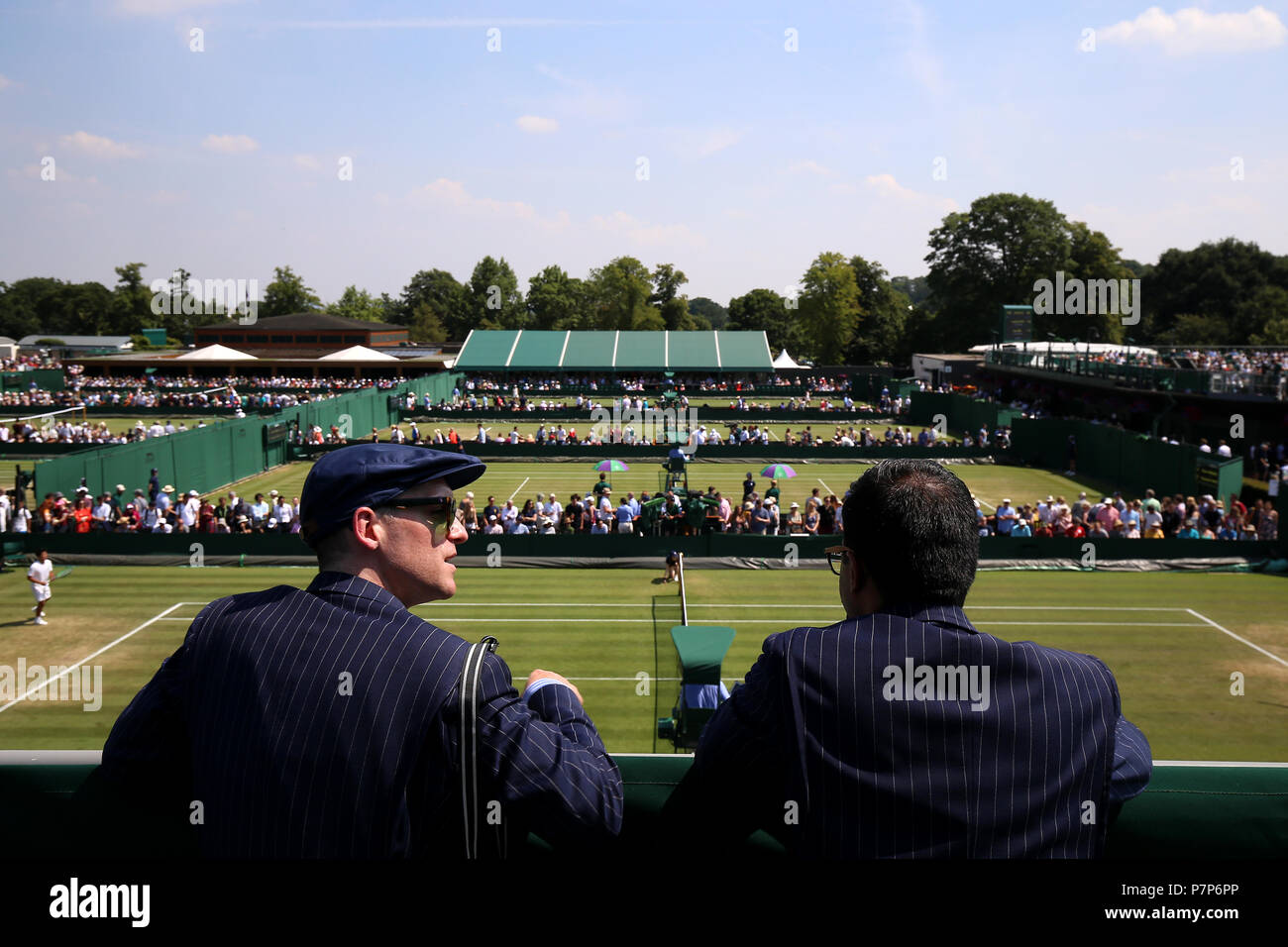 Line judges watch the action at wimbledon hi-res stock photography and ...