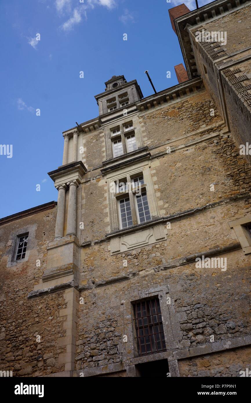 CASTILLO DE DURTAL (CHÂTEAU DE DURTAL) . DURTAL, FRANCIA Stock Photo ...