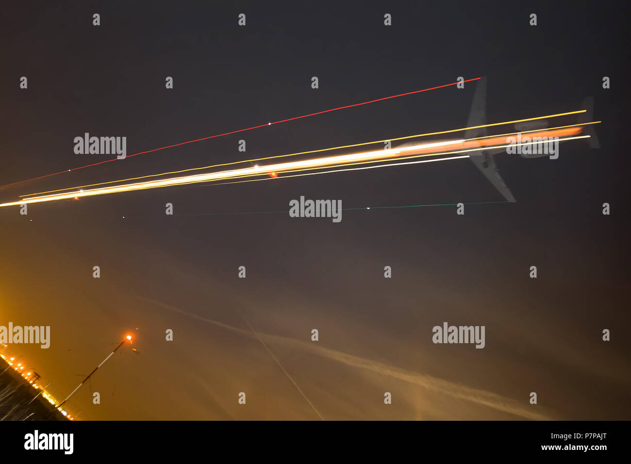 Long exposure aircraft at night hi-res stock photography and images - Alamy