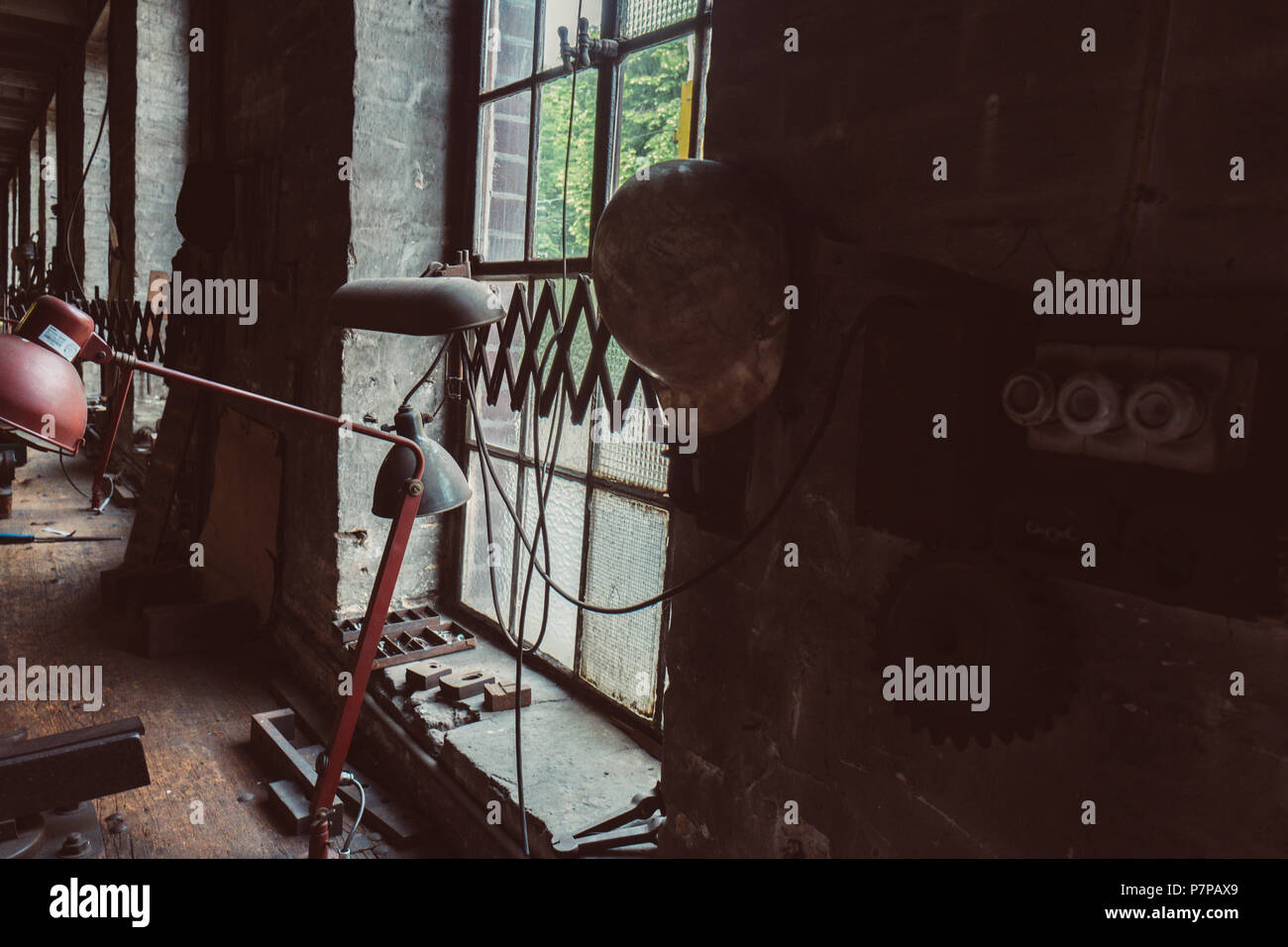 Old workshop hi-res stock photography and images - Alamy