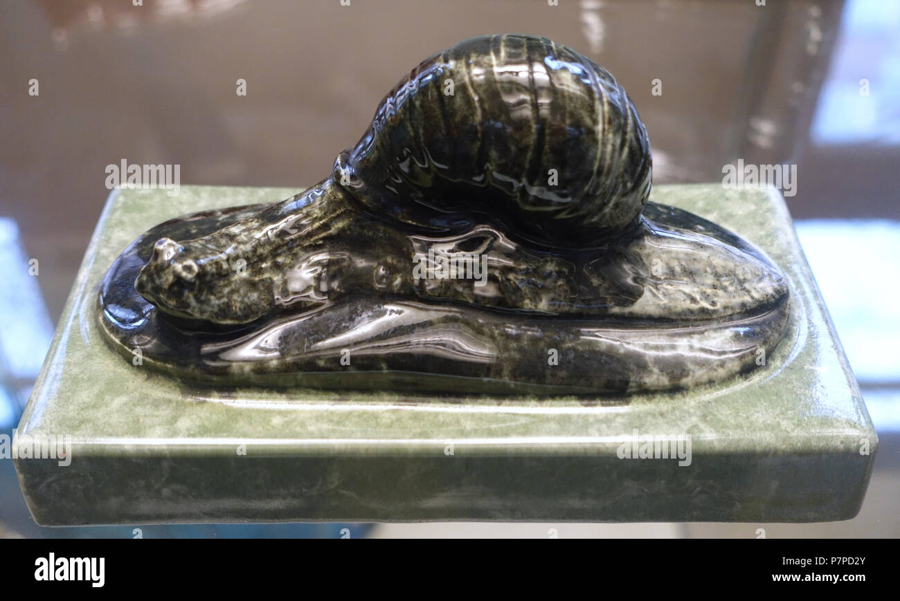 English: Exhibit in the Keramik-Museum Berlin, Schustehrusstrasse 13 ...