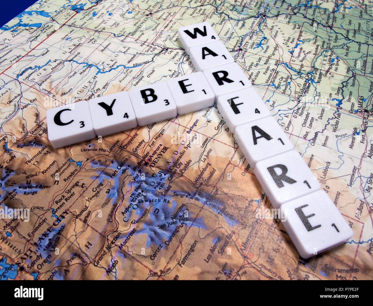 Hackers and map hi-res stock photography and images - Alamy