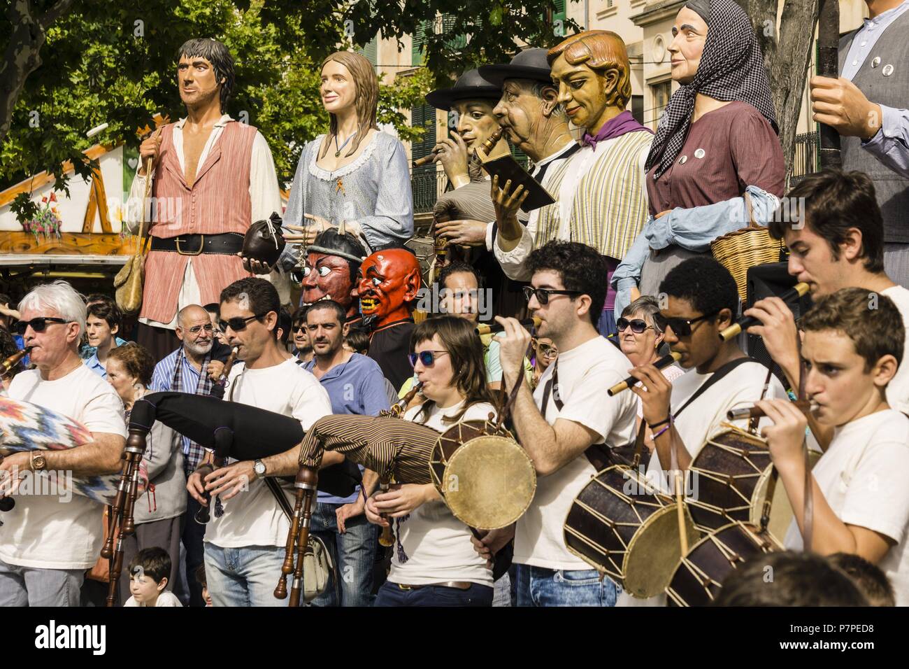 Instrumentos tradicionales hi-res stock photography and images - Alamy
