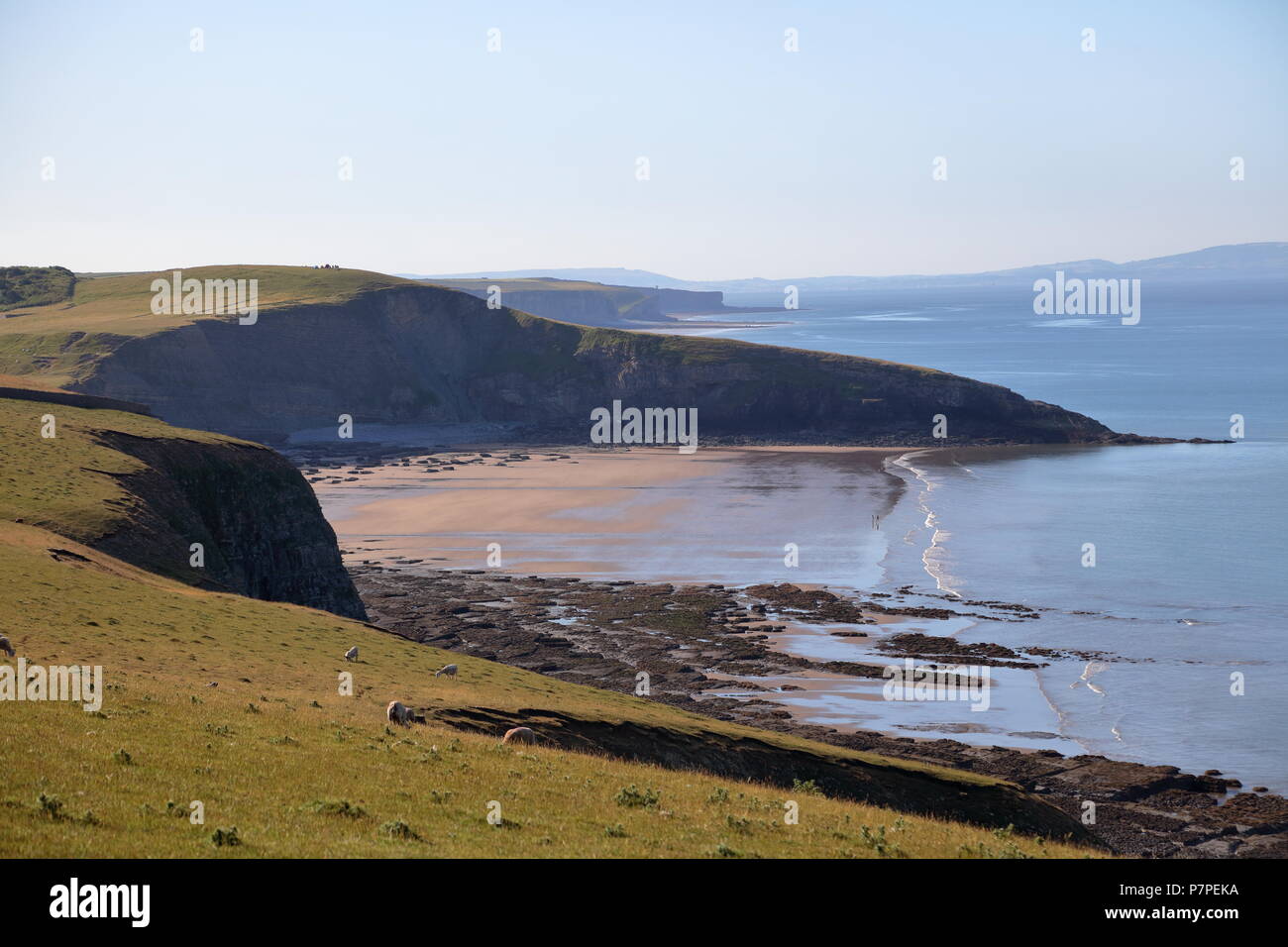 Low tide dunraven bay hi-res stock photography and images - Alamy