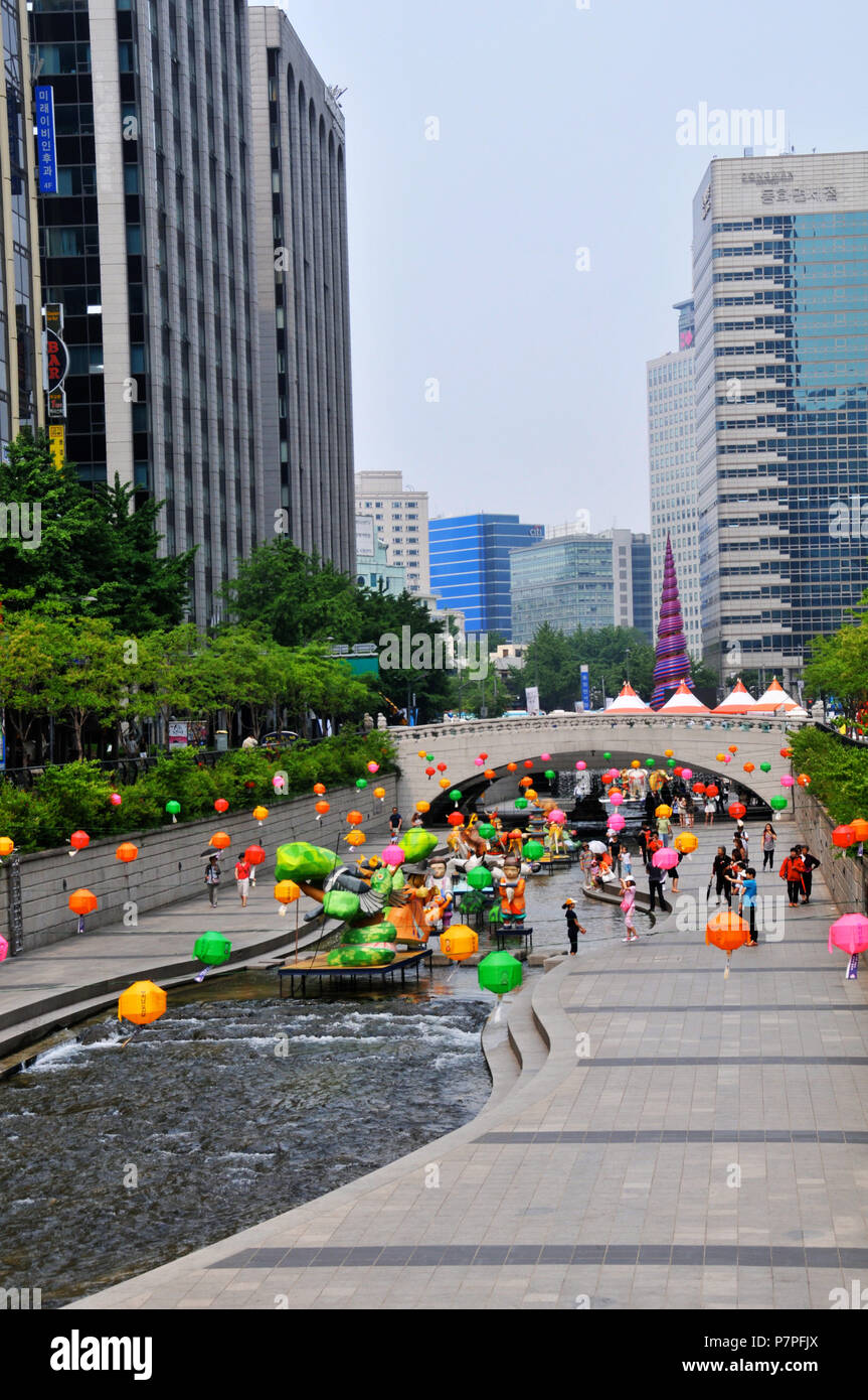 Cheonggye stream hi-res stock photography and images - Alamy