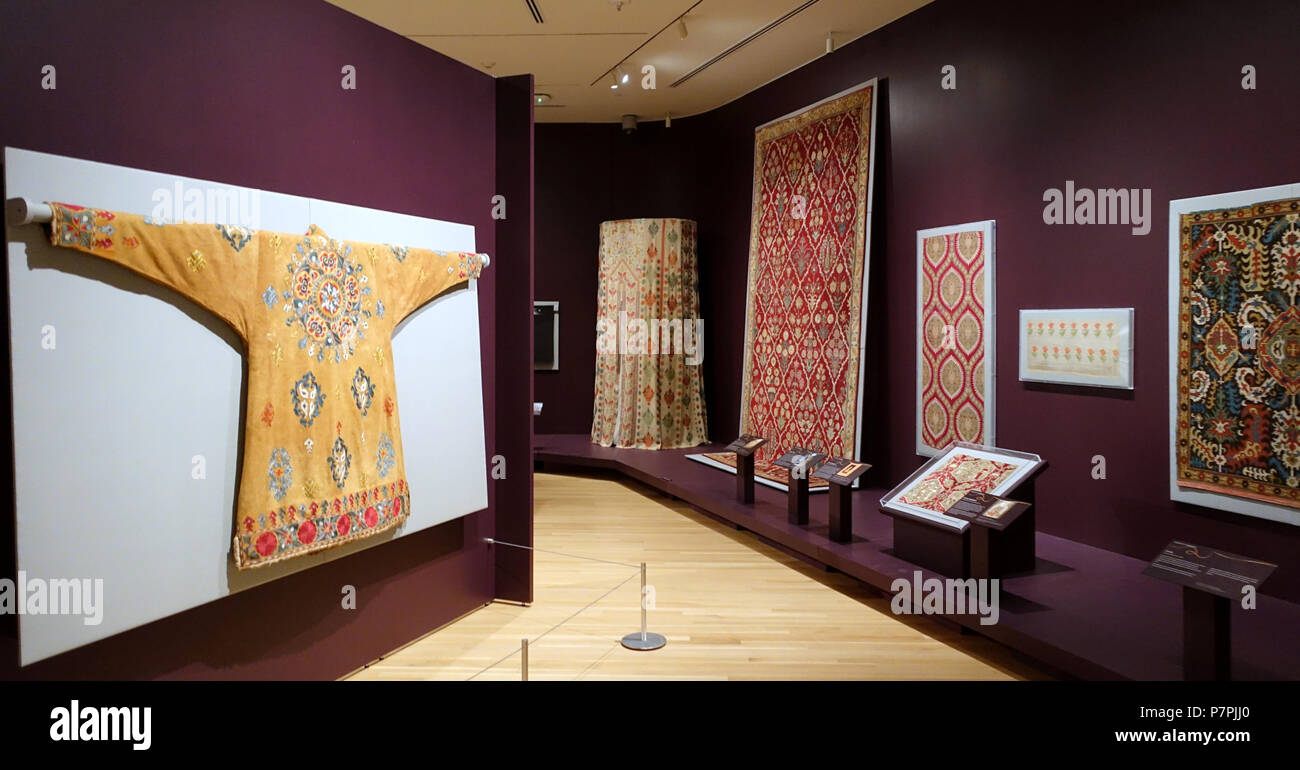 English: Interior view of the Textile Museum, George Washington ...