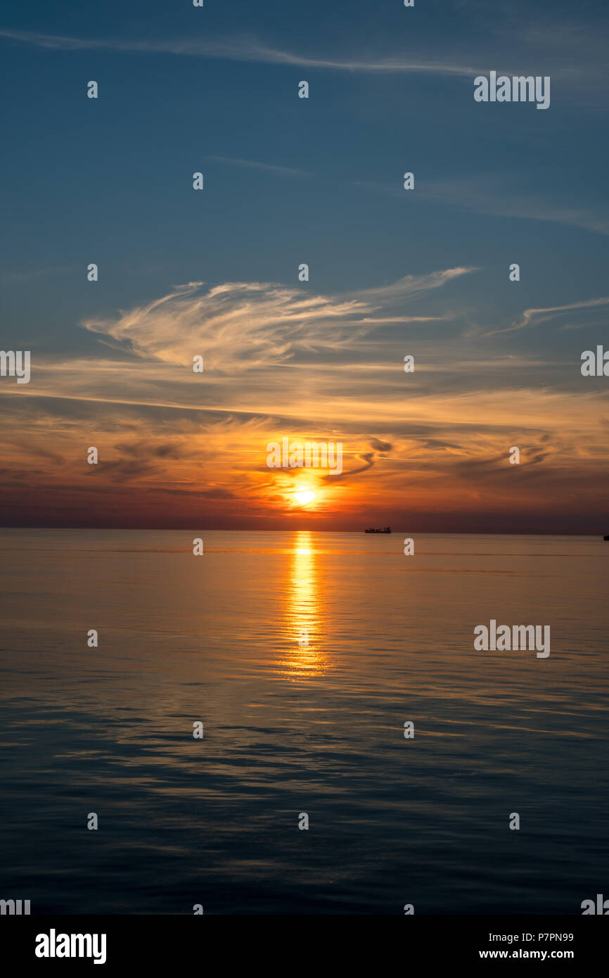 Container ship ocean and sun hi-res stock photography and images - Alamy