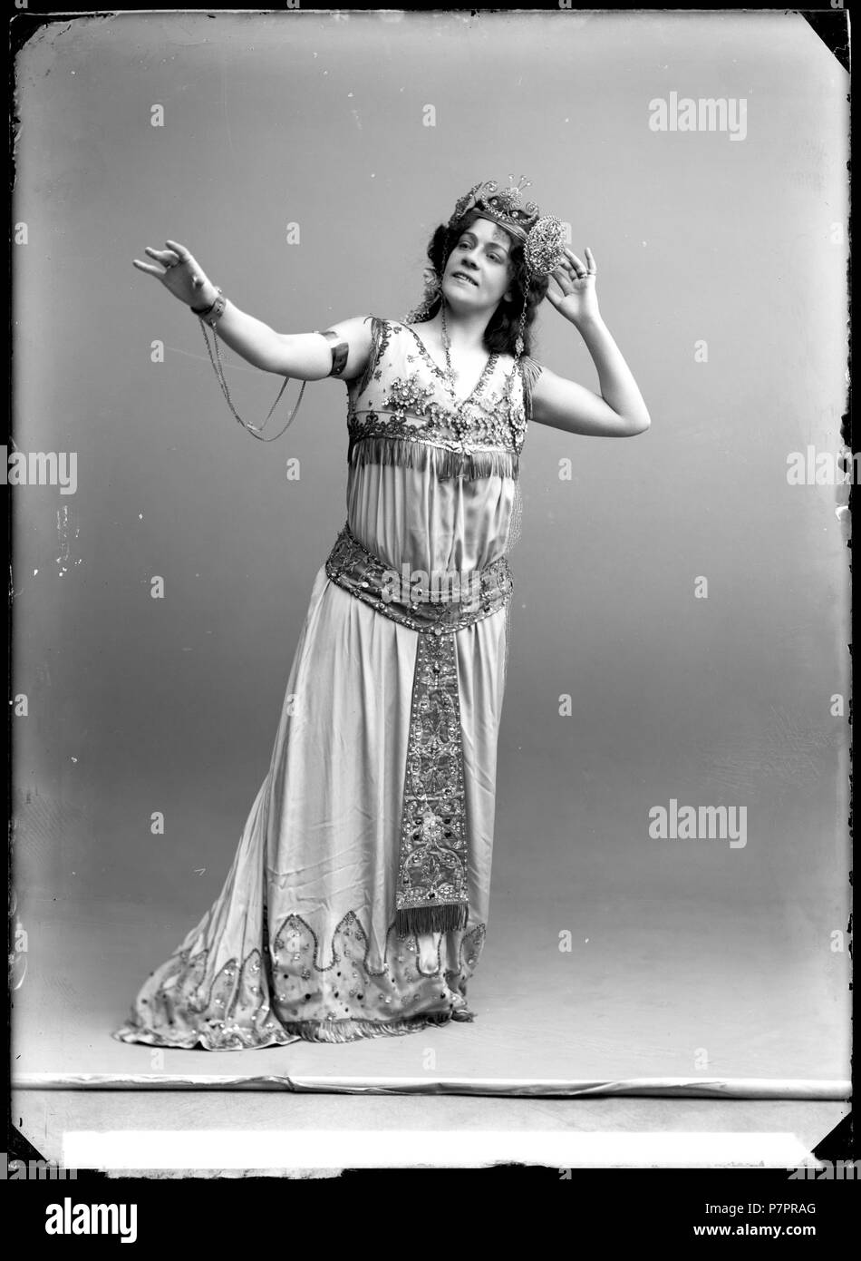 Julia Claussen som Delila i Simson och Delila, Kungliga Operan 1908 ...