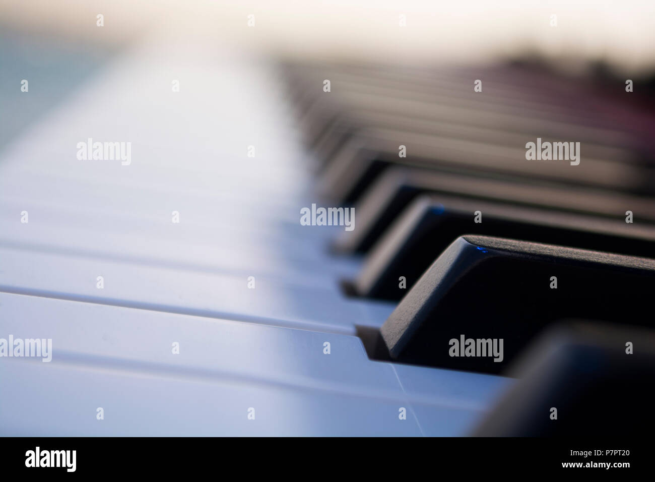 Piano sea hi-res stock photography and images - Alamy