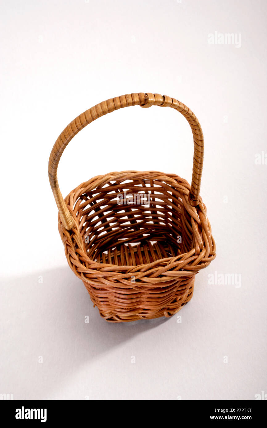 empty basket on white background Stock Photo - Alamy