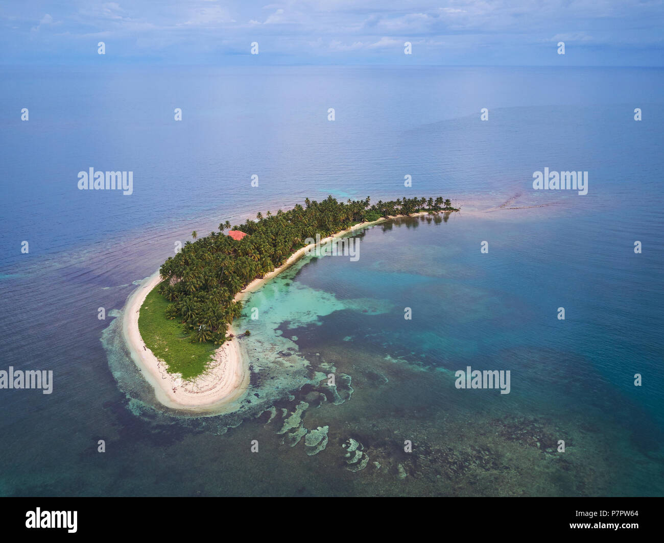 Paradise island aerial view hi-res stock photography and images - Alamy