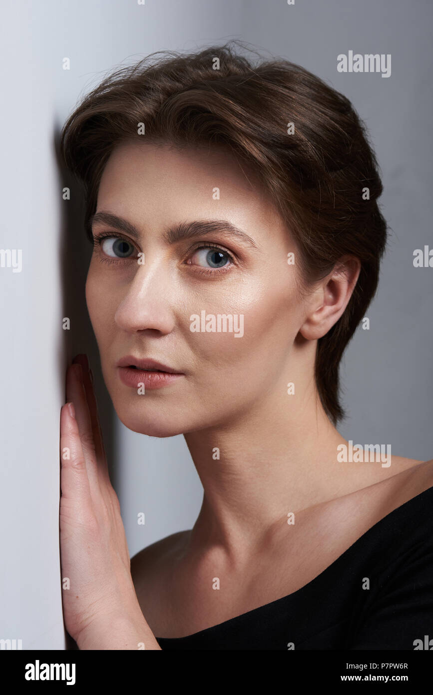 See through wall hi-res stock photography and images - Alamy