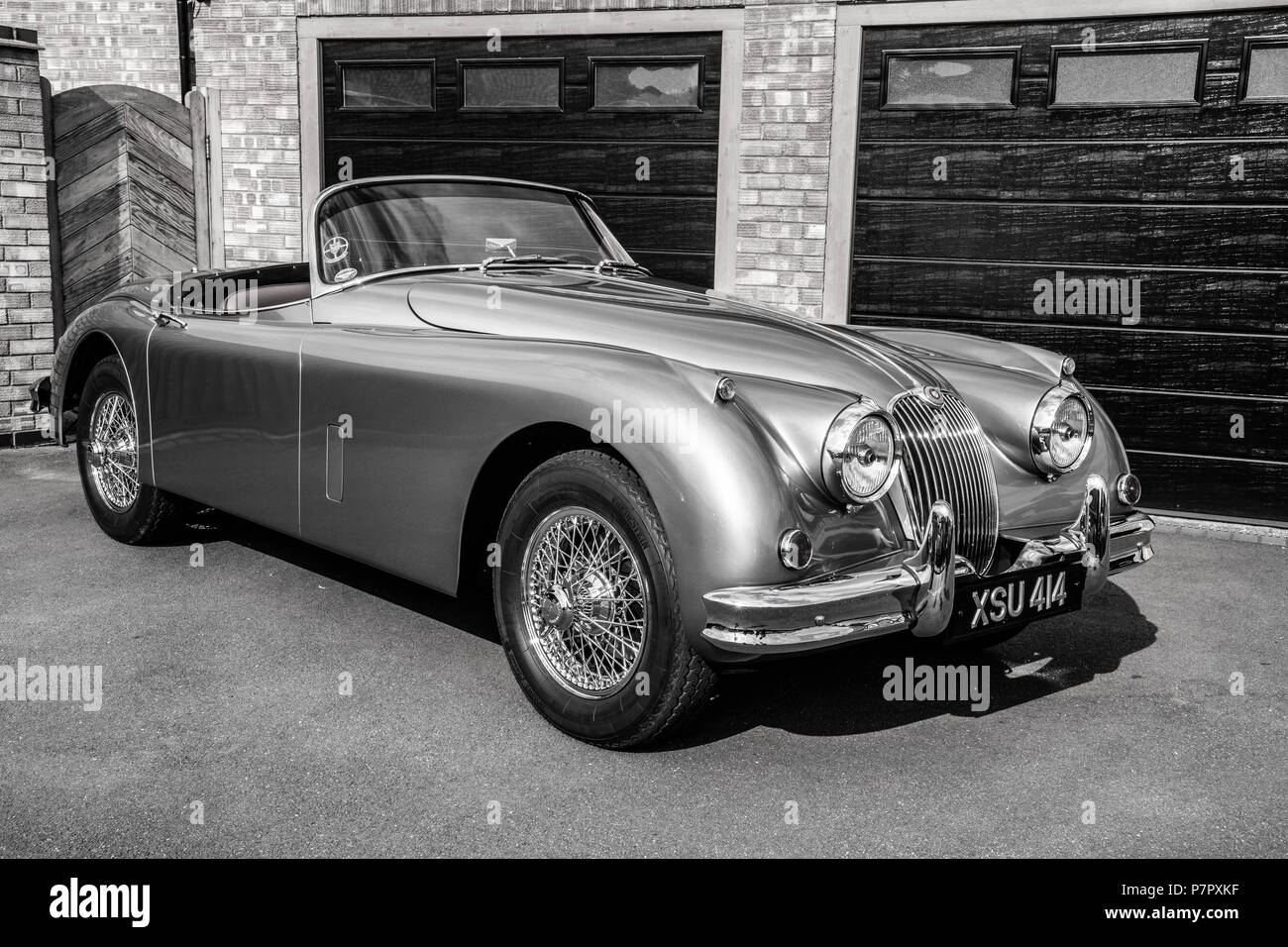 Jaguar XK150 drophead coupe Stock Photo - Alamy