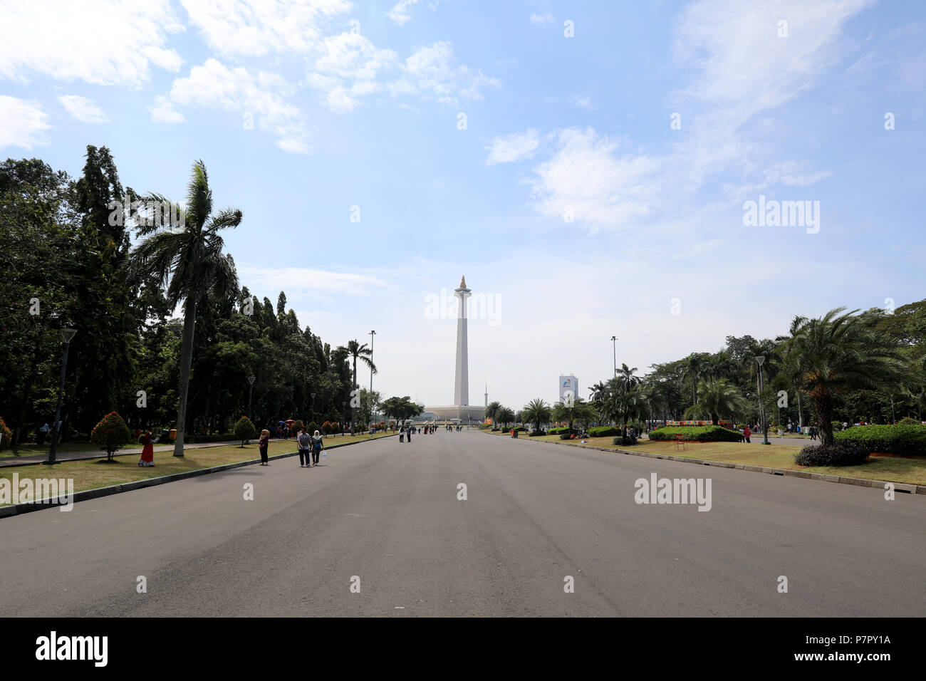 National monument merdeka square hi-res stock photography and images ...