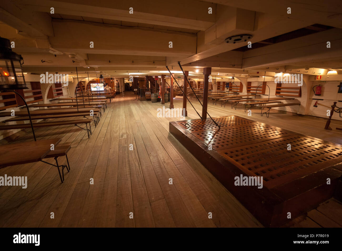 Mess hall hi-res stock photography and images - Alamy