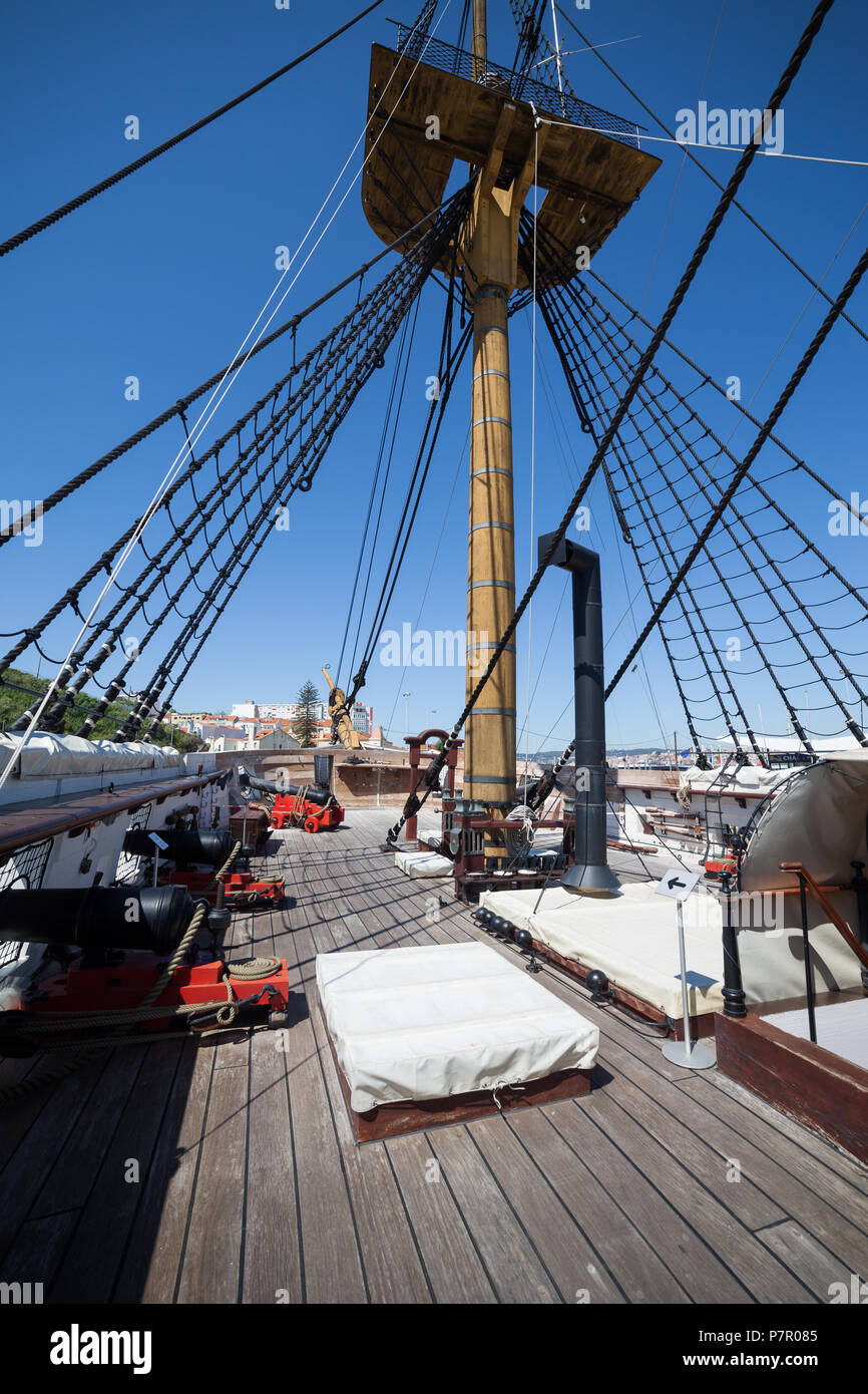 Portuguese ship historical hi-res stock photography and images - Alamy