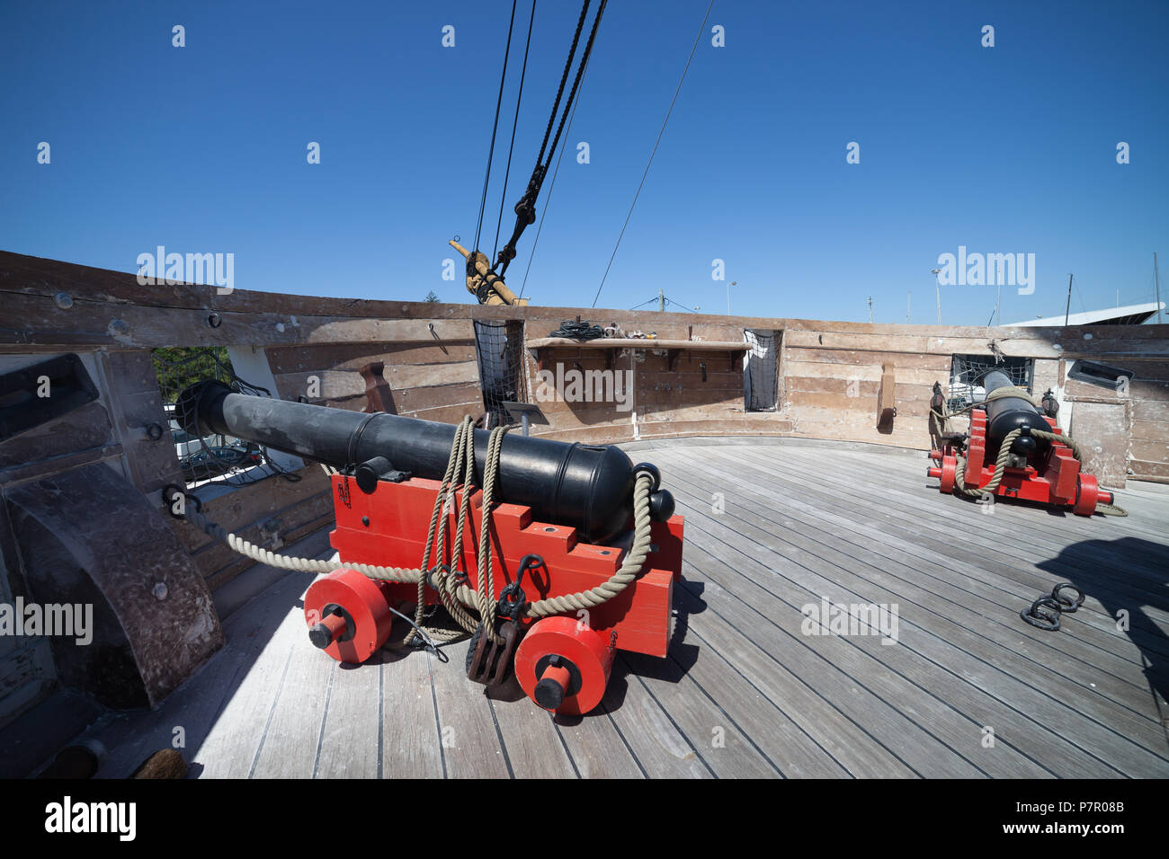 Fragata D. Fernando II e Gloria ship upper deck naval artillery, 50 gun ...