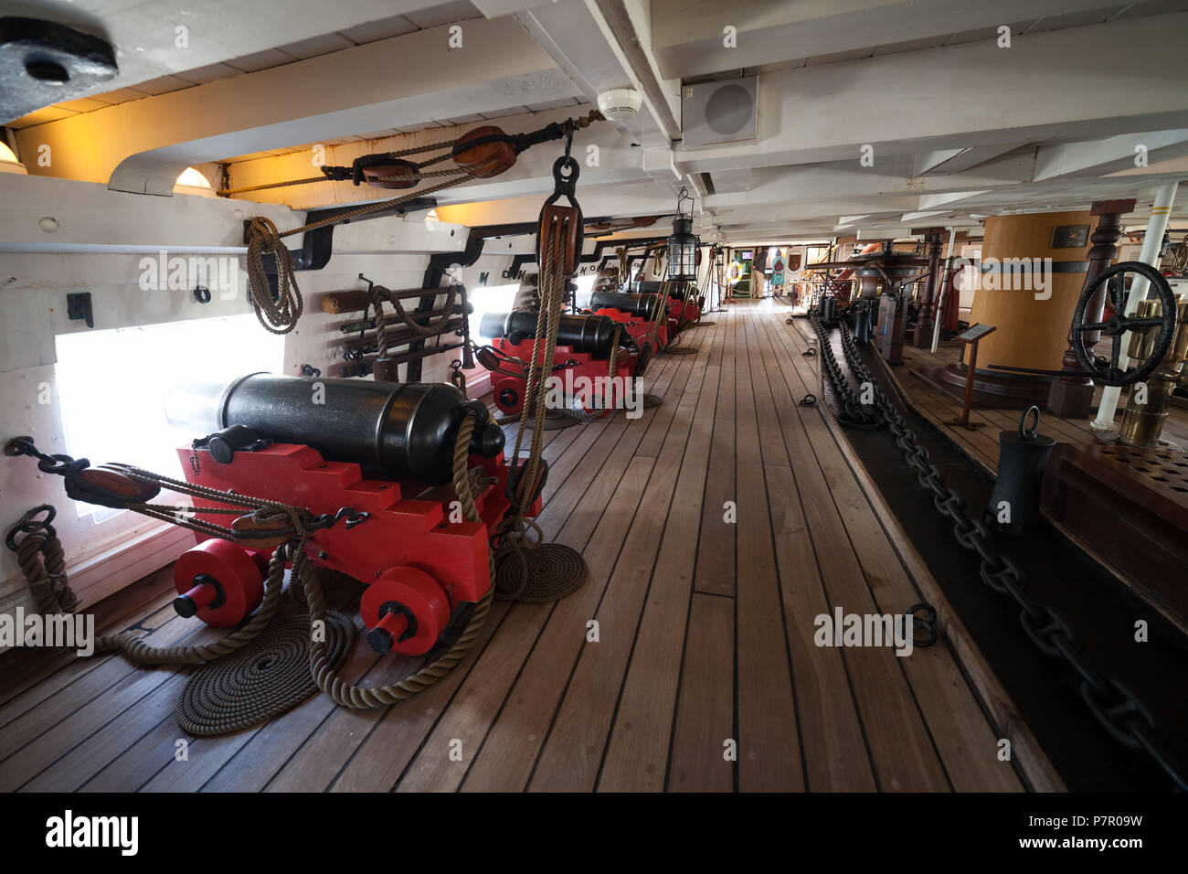 Ship gun hi-res stock photography and images - Alamy