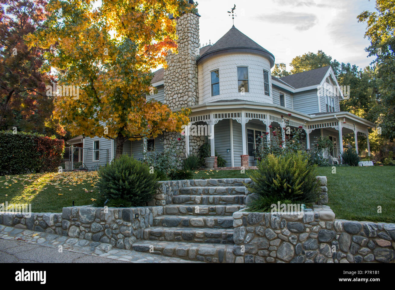 Victorian house and fall leaves hi-res stock photography and images - Alamy