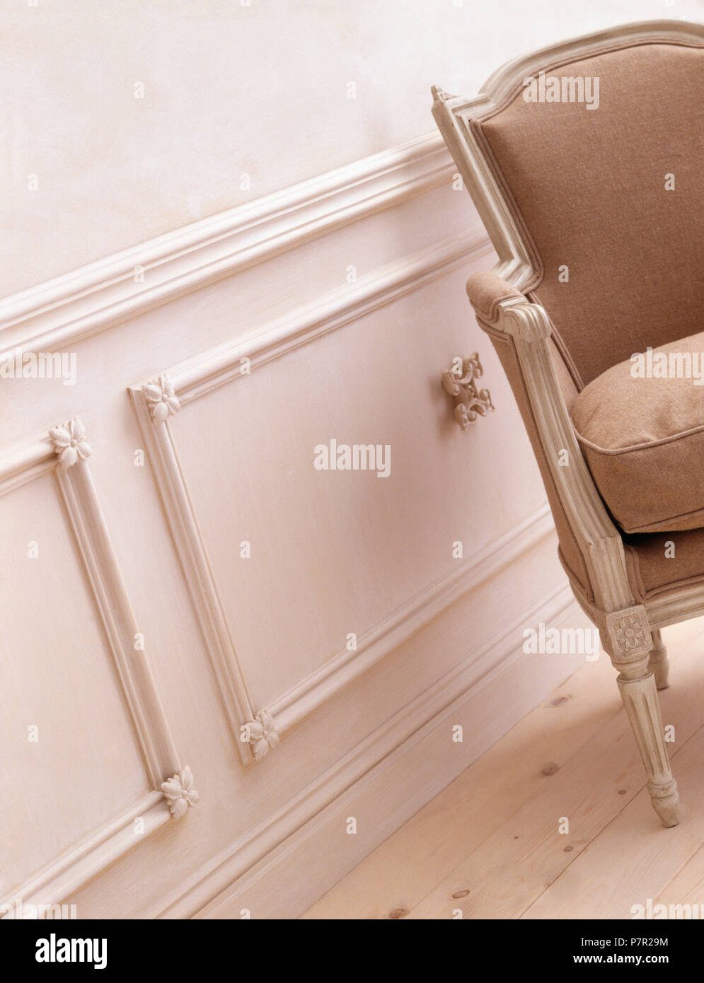 Dado panelling hi-res stock photography and images - Alamy