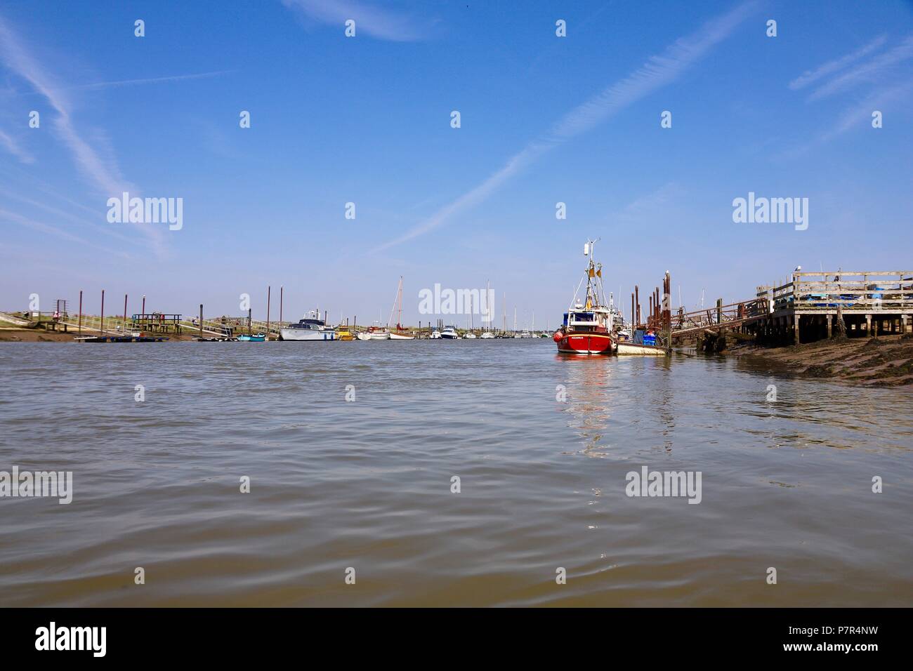 Southwold to walberswick ferry boat hi-res stock photography and images ...