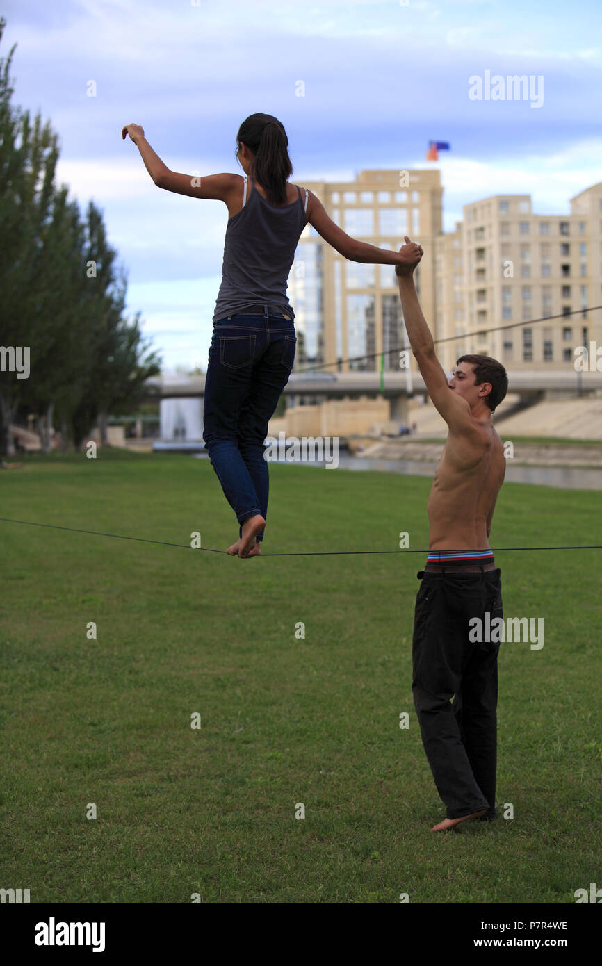 Slackliners hi-res stock photography and images - Alamy