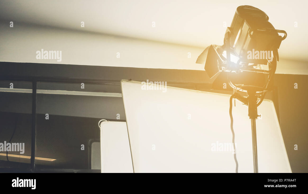 studio lighting setup Stock Photo - Alamy