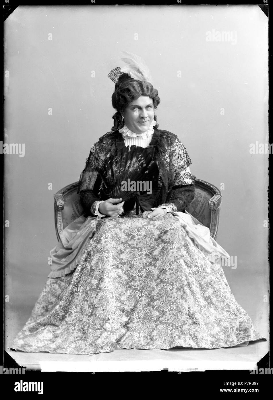 Elis Olson Ellis i Charleys tant, Södra teatern 1913. Glasnegativ 143 ...