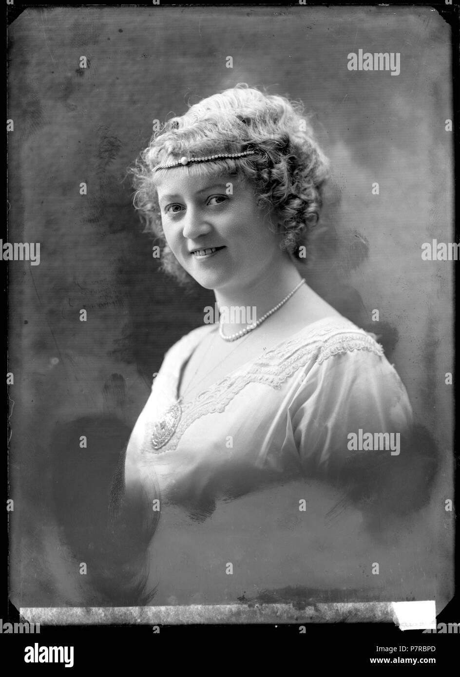 . Lilly Jaeger, actor, portrait 1913. English: Lilly Jaeger, actor ...