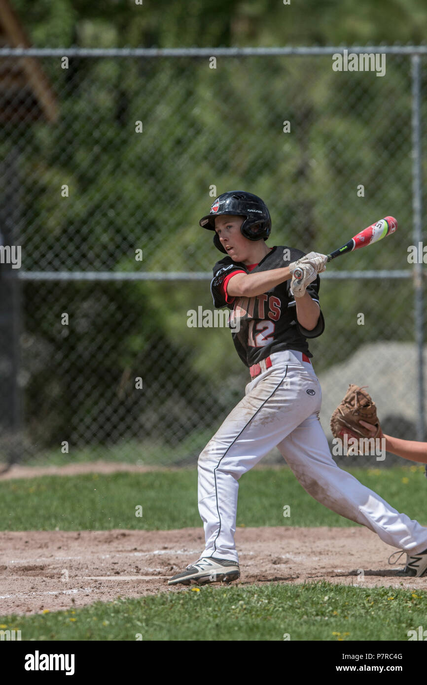 Boys baseball uniforms hi-res stock photography and images - Alamy