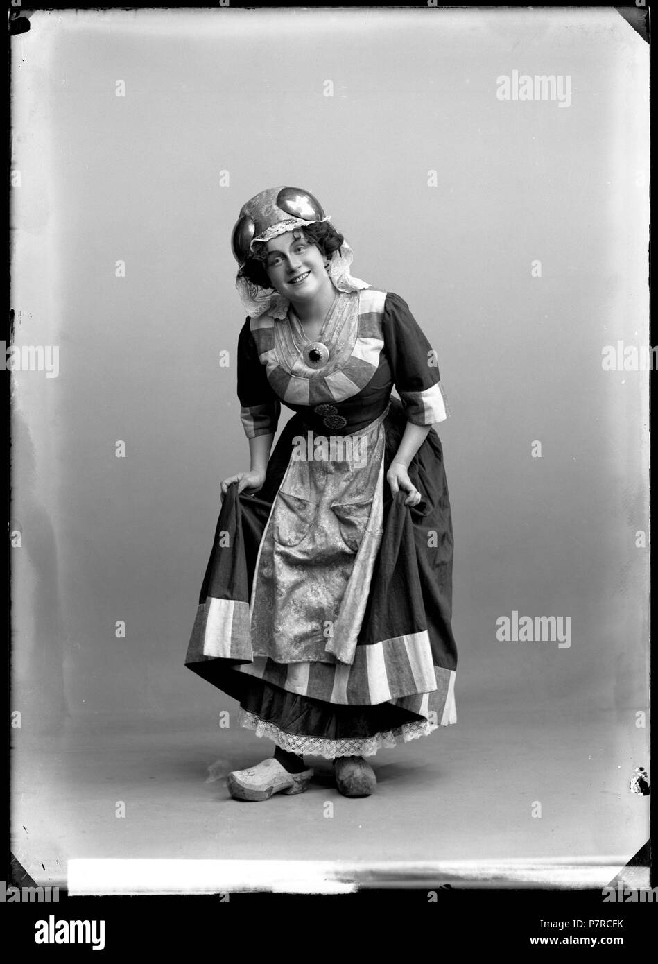 Tyra Leijman i Miss Hook of Holland, Östermalmsteatern 1909 ...