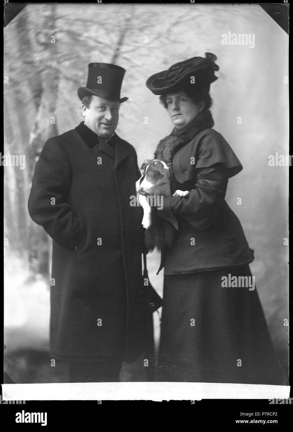 Gustaf Adolf & Edla Lund (f.Johnsson), porträtt ca 1907. Glasnegativ ...