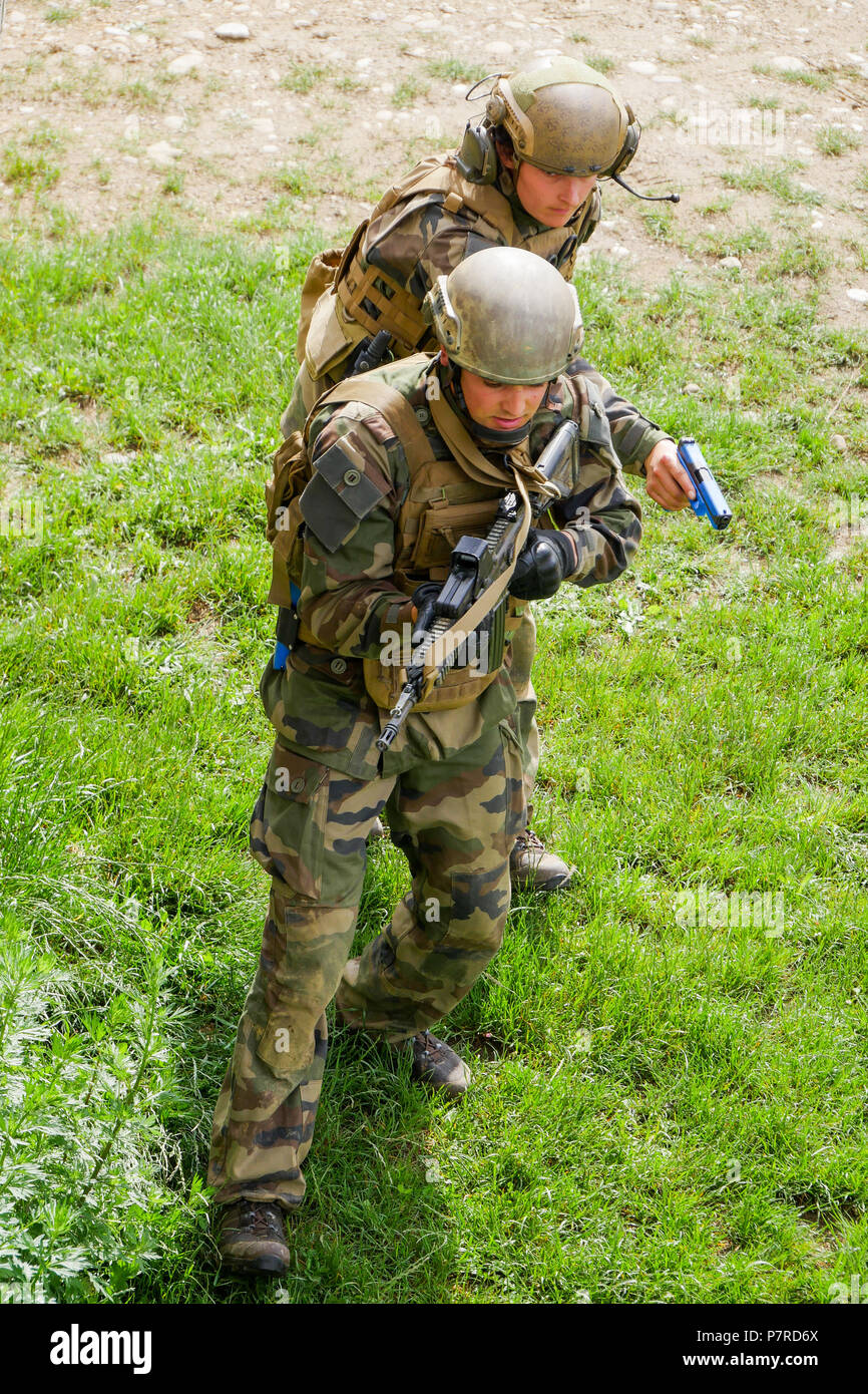 Members from miliatry ski Team attend commando training at Chambaran ...