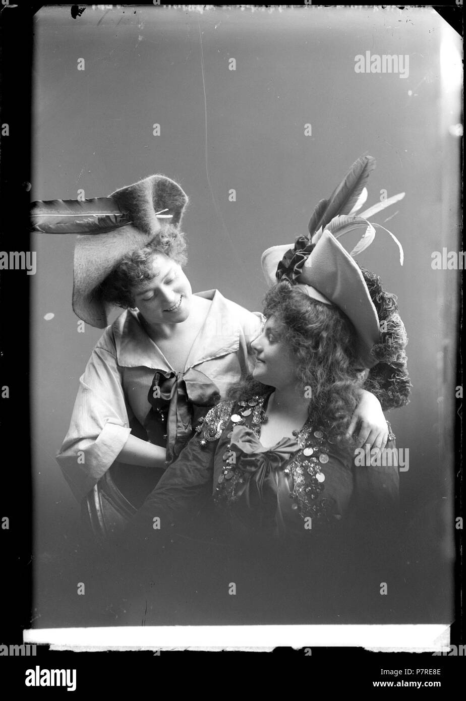 Emma Meissner som Fragoletto & Rosa Grünberg som Fiorella i ...