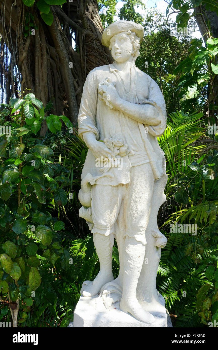 English: Sculpture in Vizcaya Museum and Gardens - Miami, Florida, USA ...
