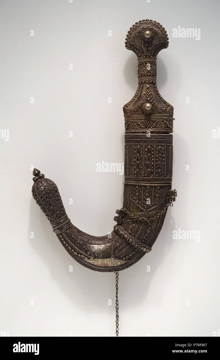 18th century dagger hi-res stock photography and images - Alamy