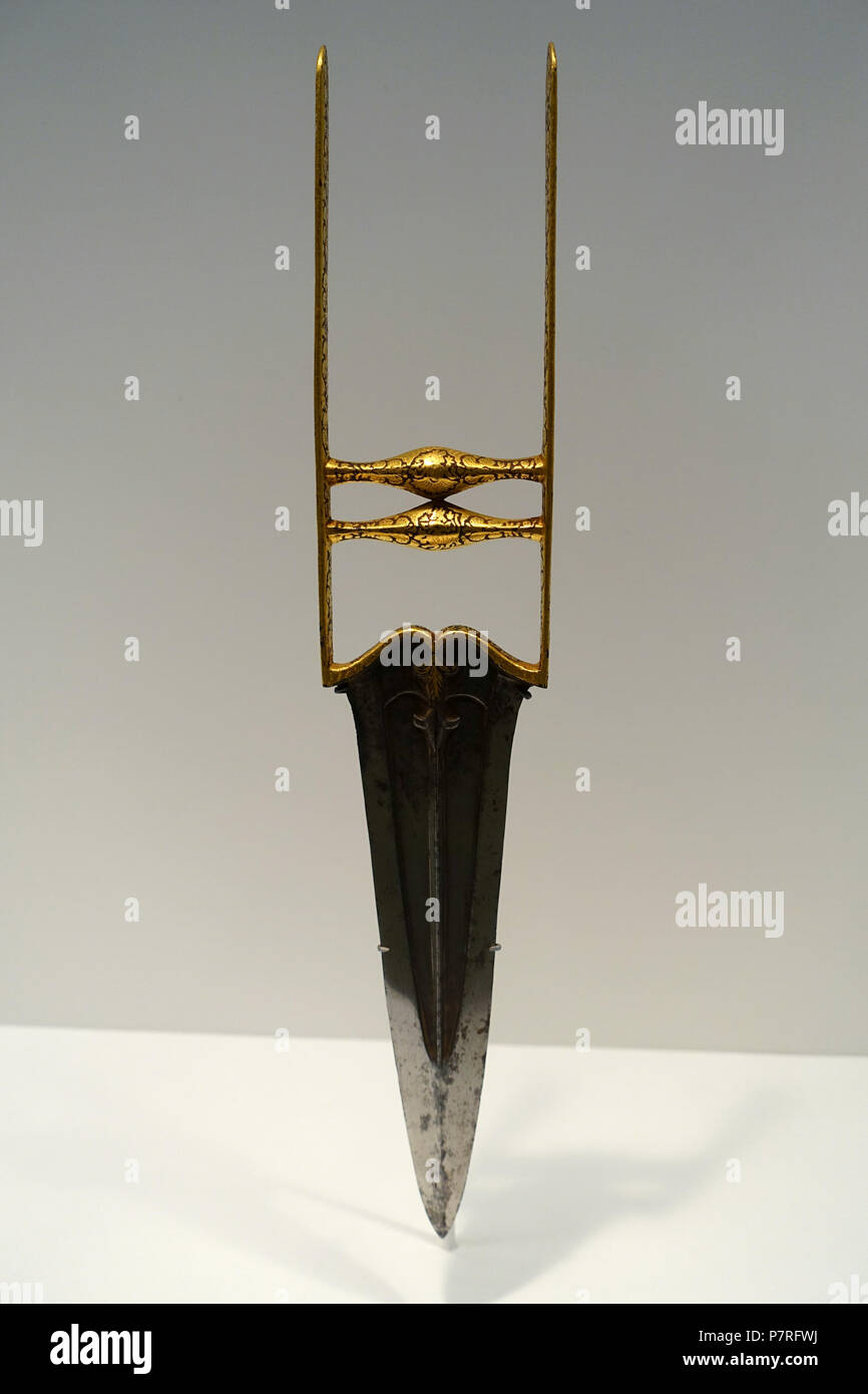 Steel blade inlaid with gold hi-res stock photography and images - Alamy