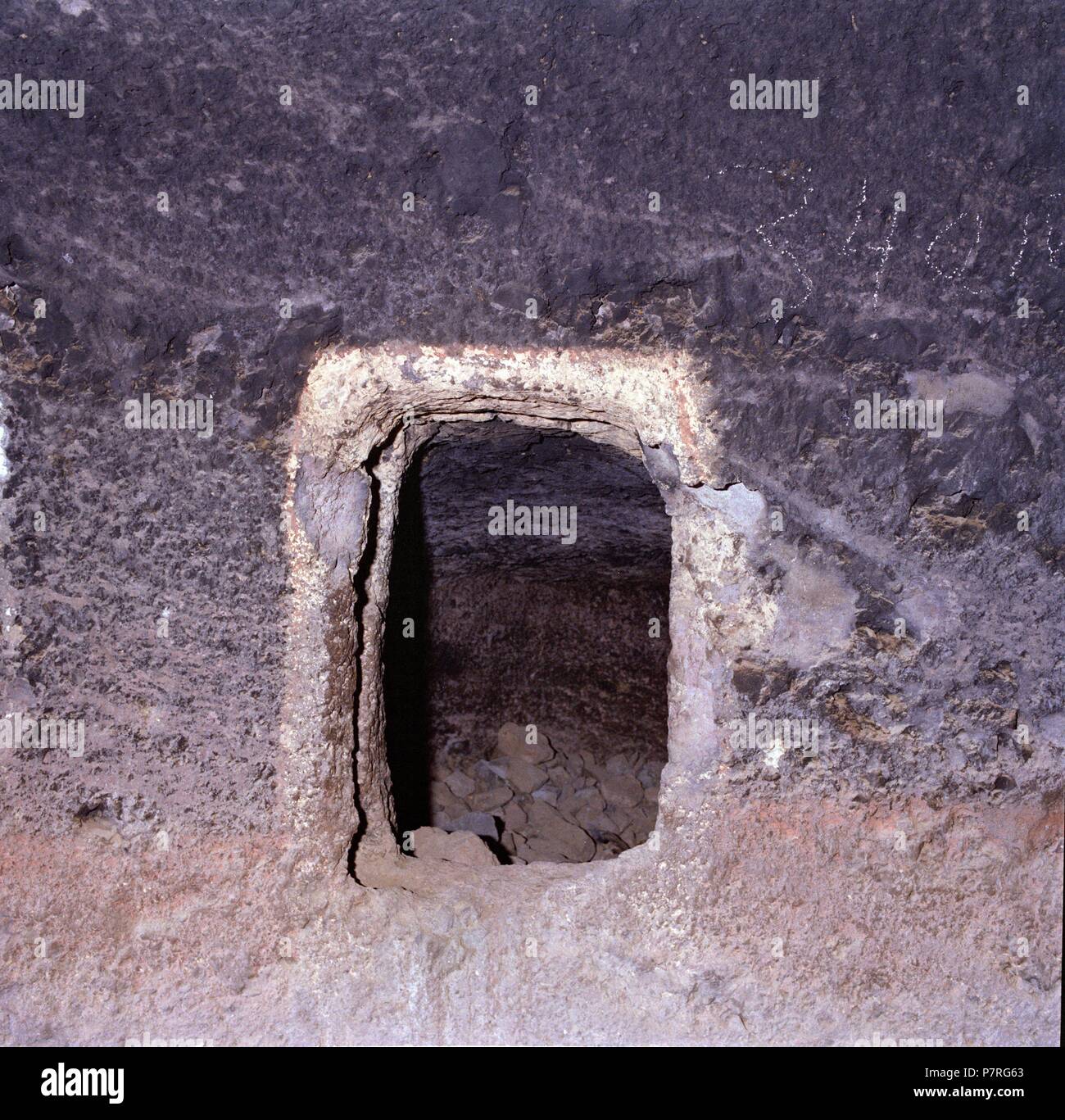 Cueva de entrada hi-res stock photography and images - Alamy