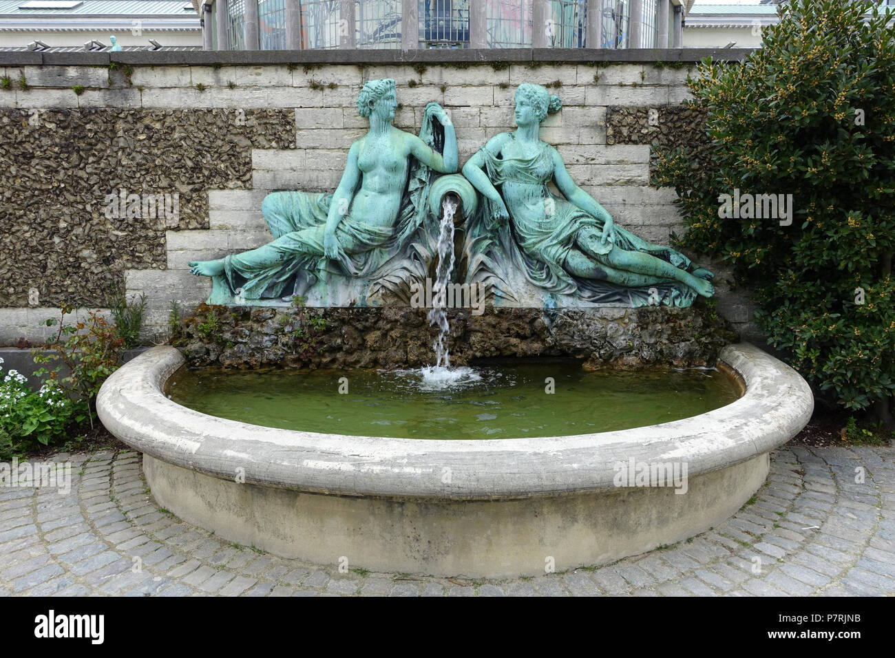 Two nymphs hi-res stock photography and images - Alamy