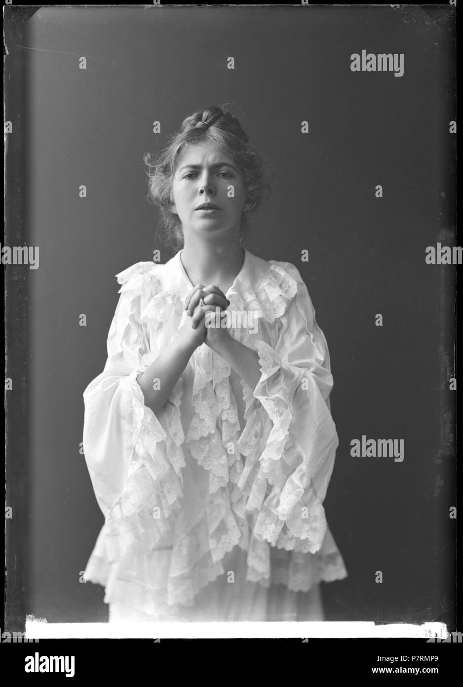 Eva Nilsson som Simone i Bröllopsnatten, Södra teatern 1905 ...