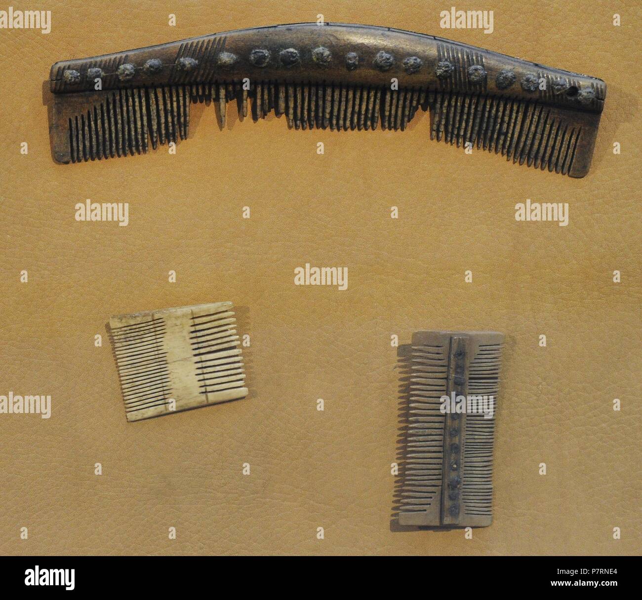 Medieval hair comb hi-res stock photography and images - Alamy