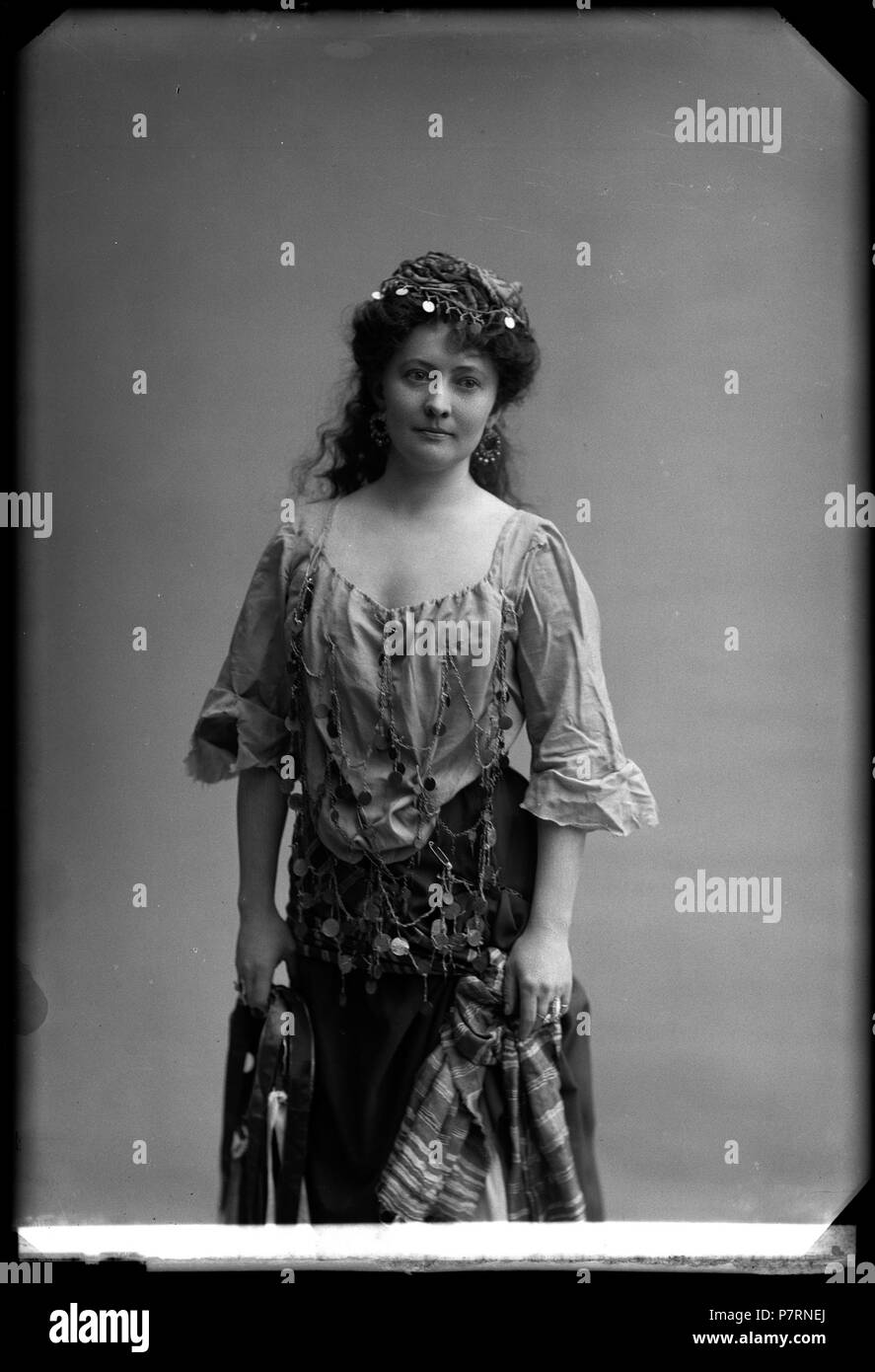 Opera mignon hi-res stock photography and images - Alamy