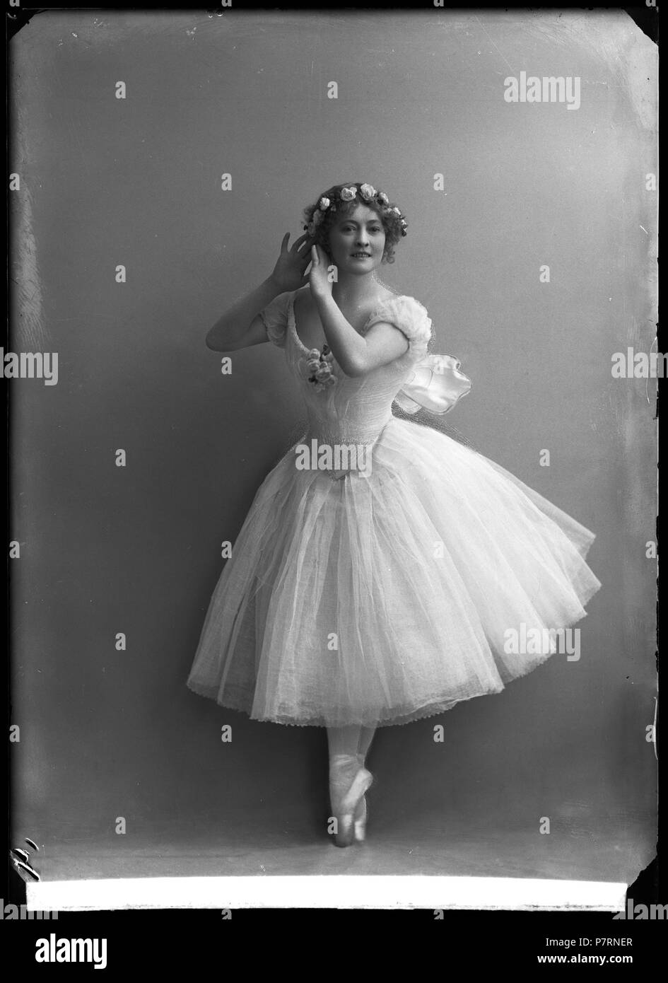 1913 ballet hi-res stock photography and images - Alamy