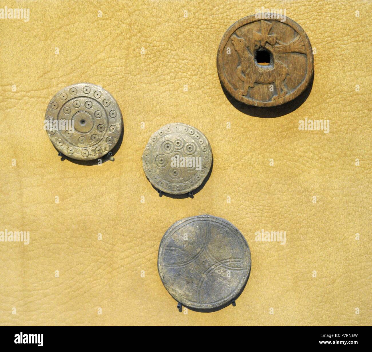 Alquerque game hi-res stock photography and images - Alamy