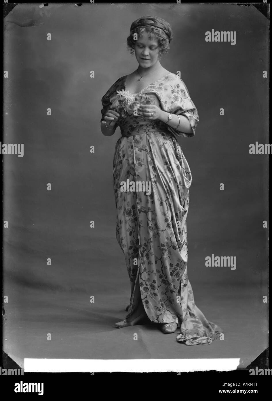 . Svea Textorius, actor and singer, undated portrait. English: Svea ...