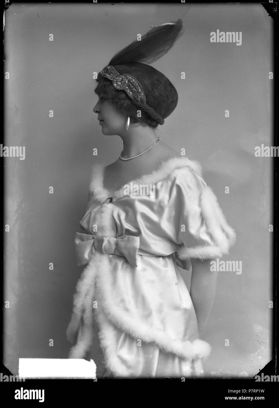 Edith Wallén i revyn Universalpalatset, Folkteatern 1914. Glasnegativ ...